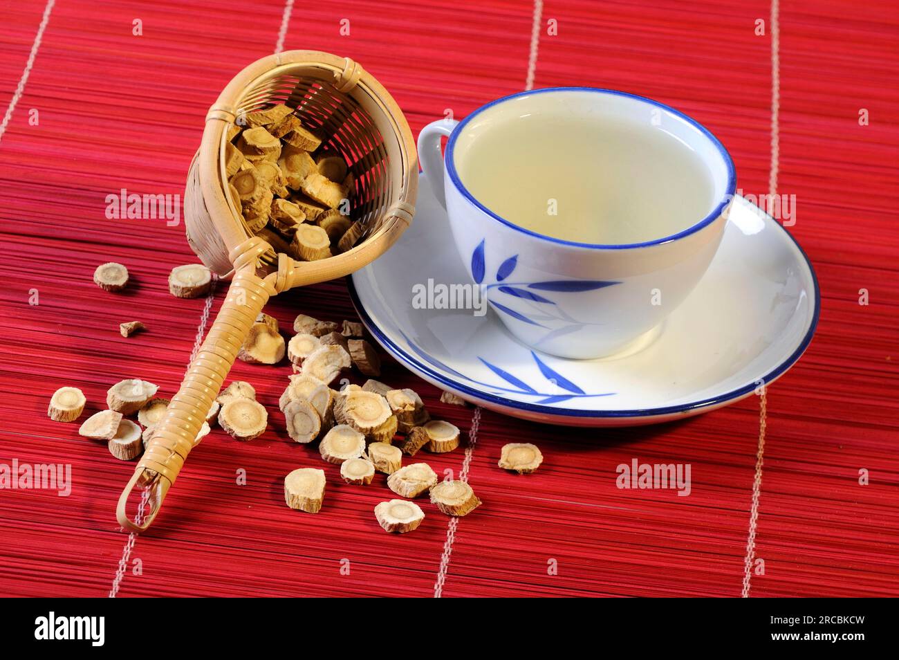 Cup membrane milk root tea (Astragalus membranaceus) (Astragali Radix ...