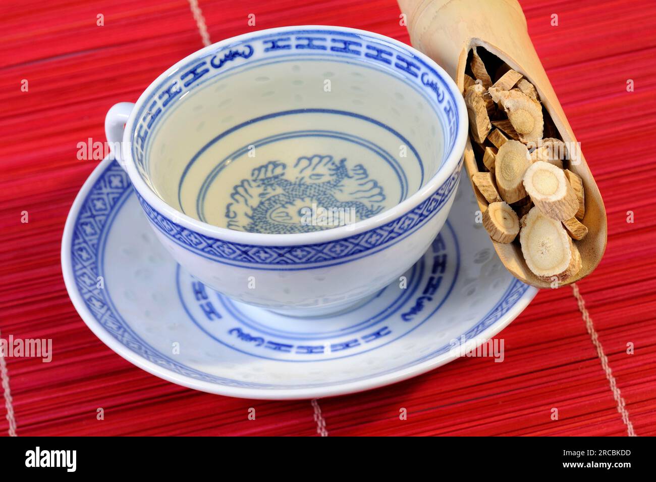 Cup membrane milk root tea (Astragalus membranaceus) (Astragali Radix ...