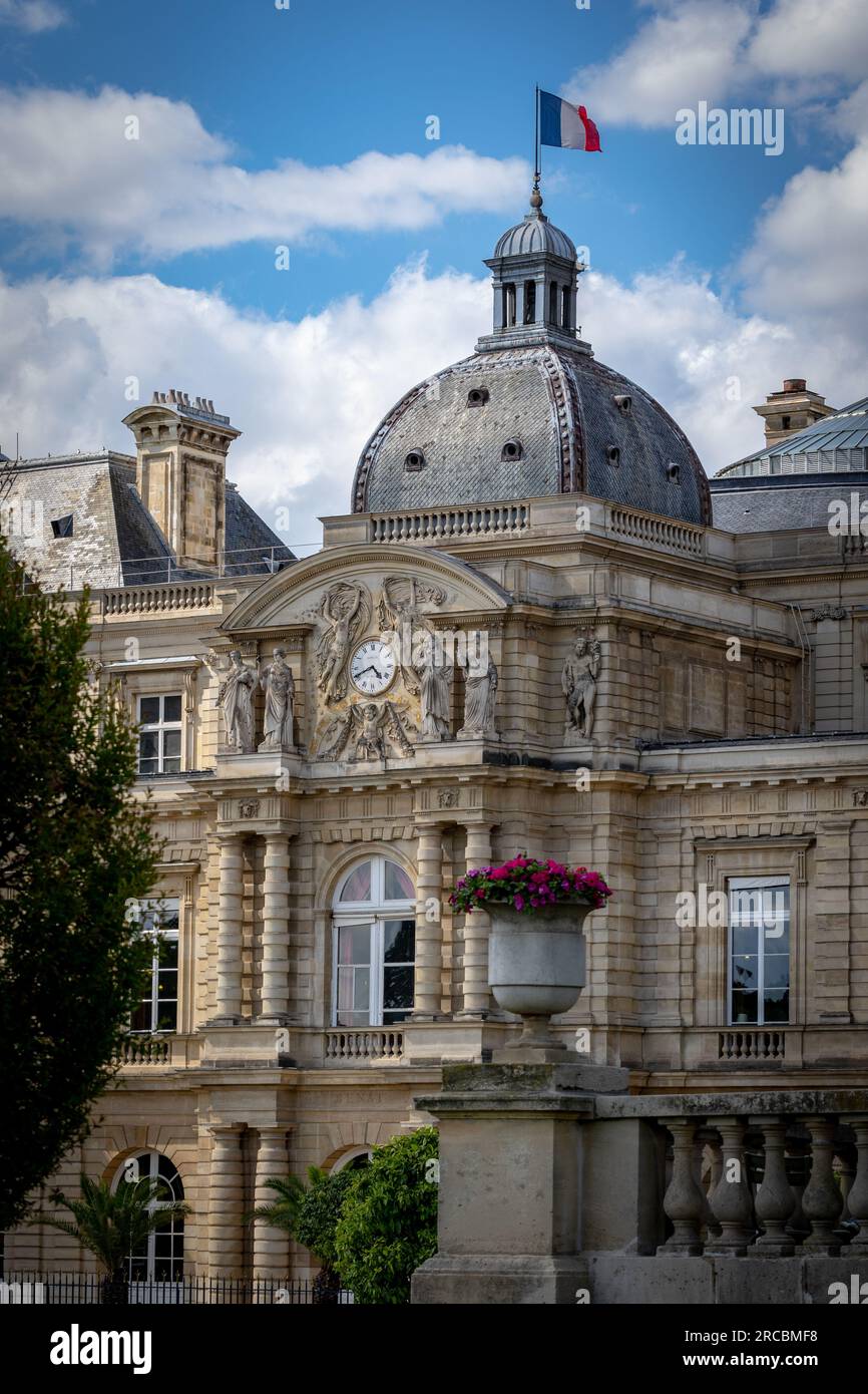 Travel photo od the architecture in Paris Stock Photo - Alamy