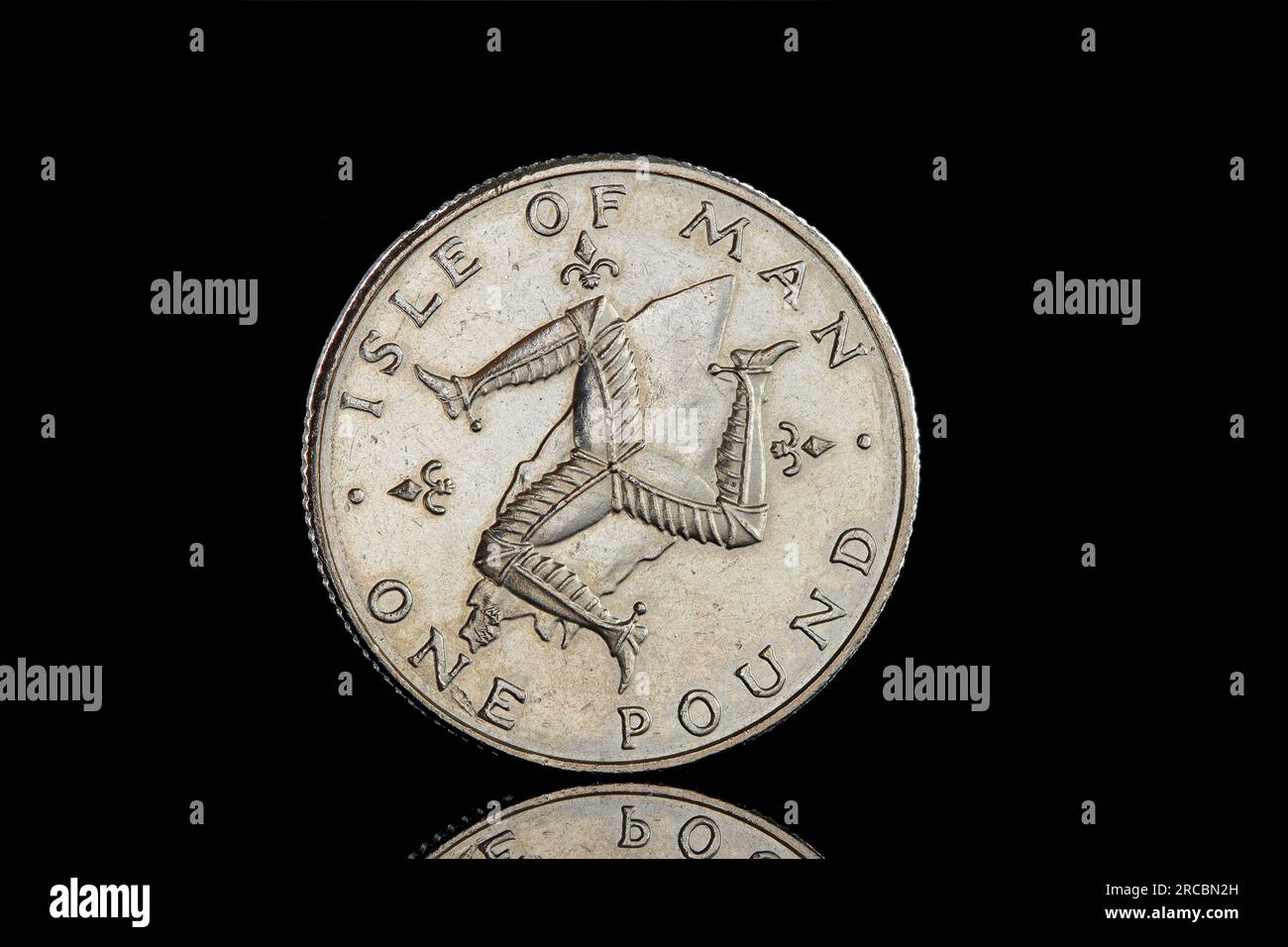 1978 Isle Of Man One Pound coin reverse featuring the country's Flag ...