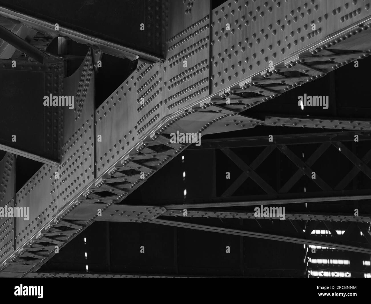 Beams and girders hi-res stock photography and images - Alamy