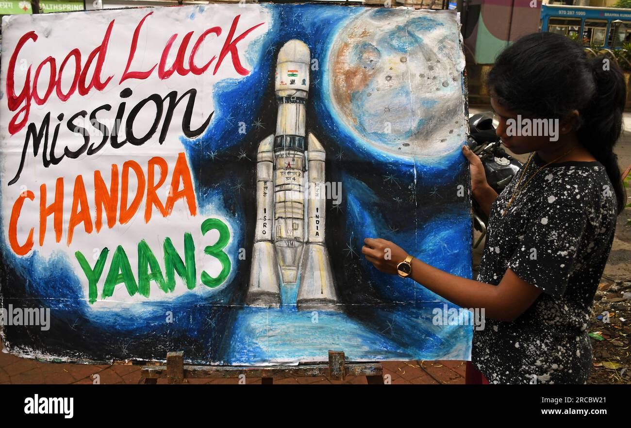 Mumbai, Maharashtra, India. 13th July, 2023. A student makes a painting ...