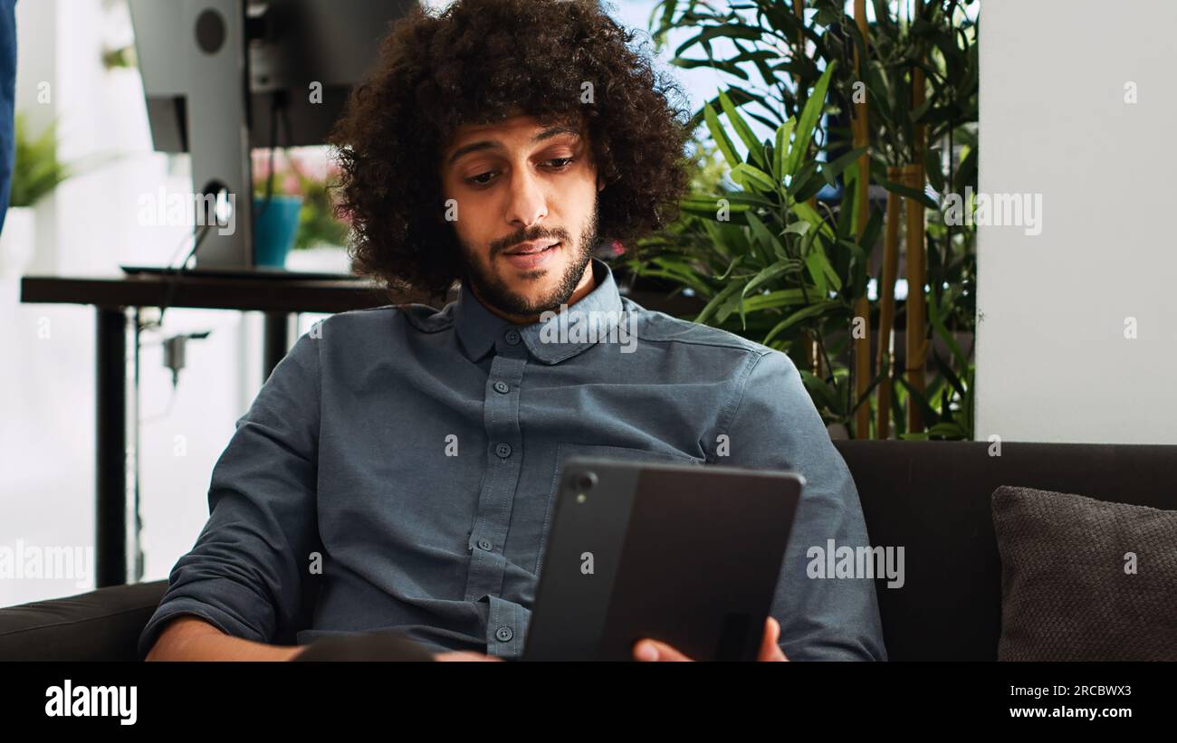 Videoconferece hi-res stock photography and images - Alamy