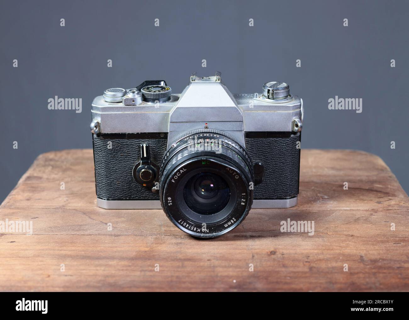 Old vintage camera 120mm Stock Photo - Alamy