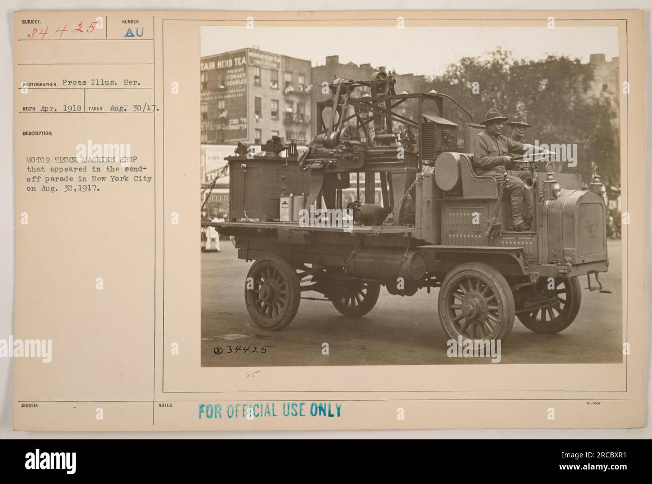 Military vehicles during world war i hi-res stock photography and ...
