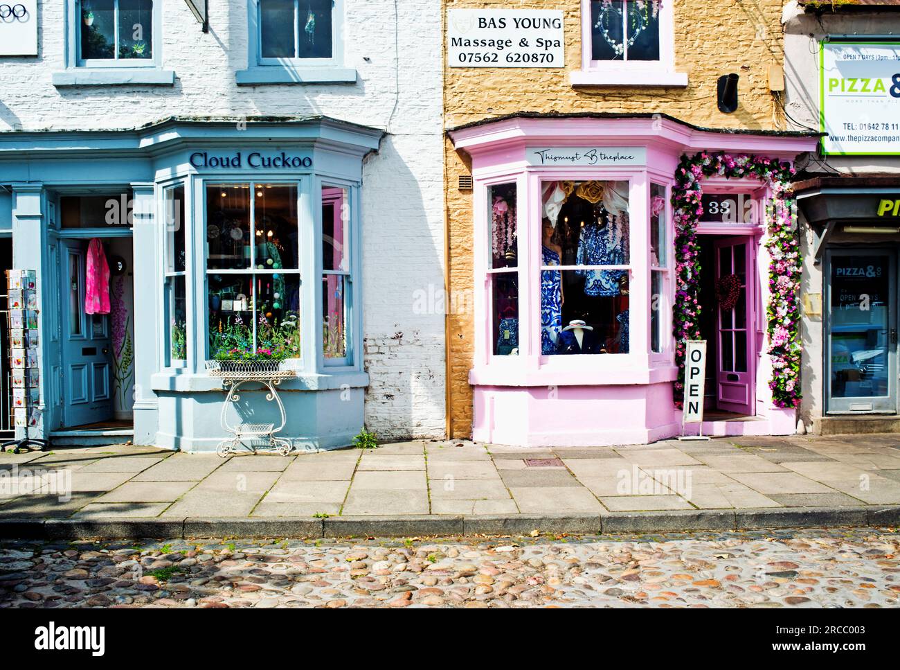 Shops high street hi-res stock photography and images - Alamy