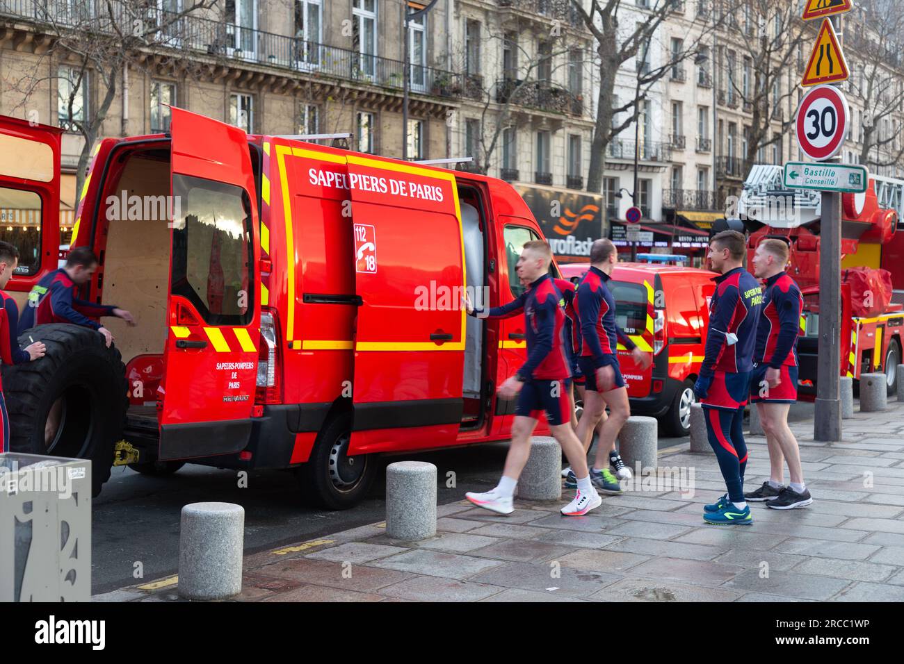 Paris fire department hi-res stock photography and images - Alamy