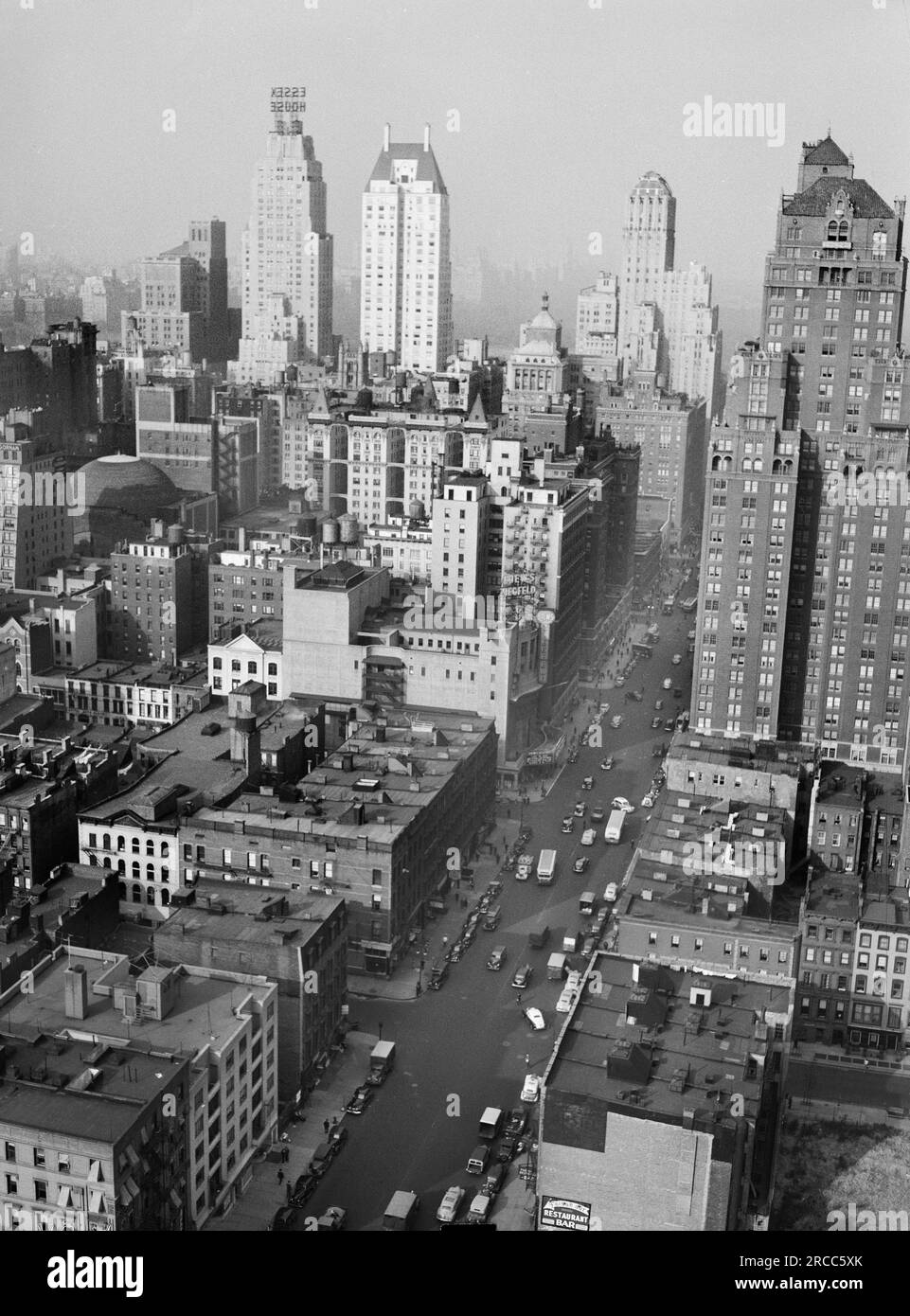 Cityscape, midtown Manhattan looking north to Central Park, New York ...