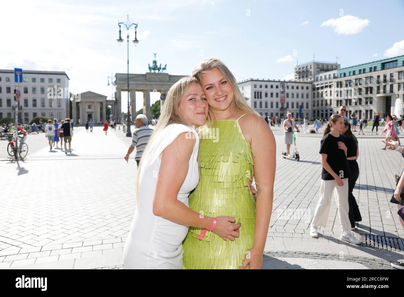 Dascha Carriero mit Mutter Ola Carriero bei der Anja Gockel Fashion ...