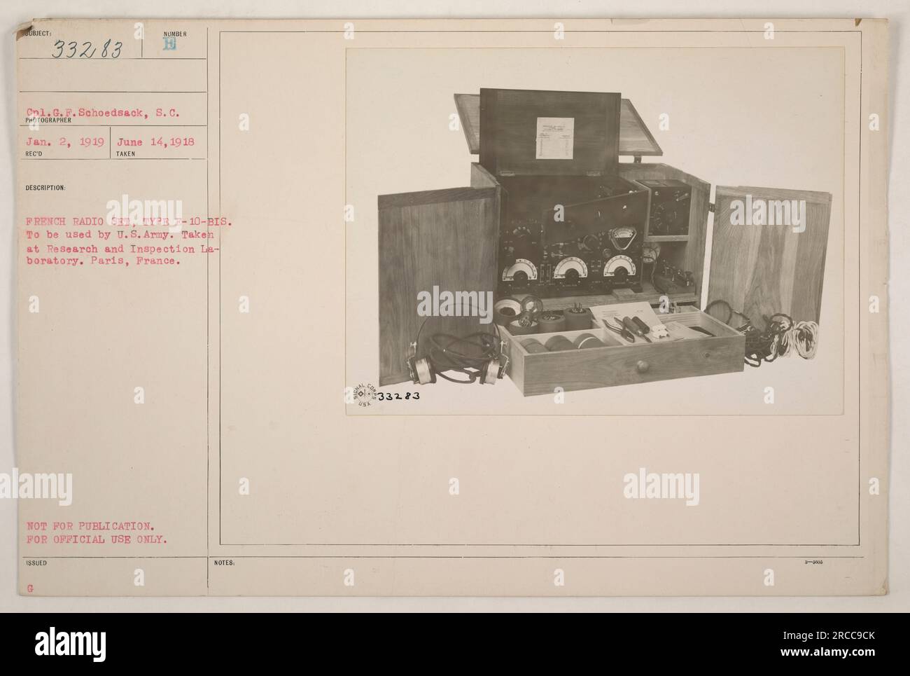 This is an image of a French radio set, type E-10-BIS, taken at the ...