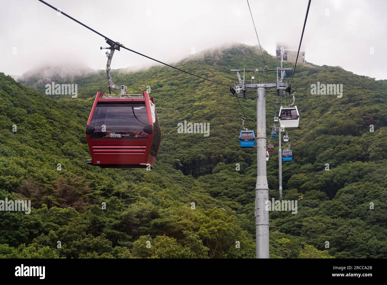 Crystal mountain gondola hi-res stock photography and images - Alamy