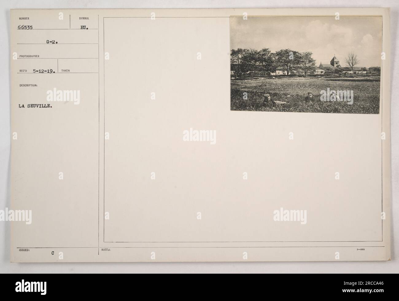 American soldiers manning a machine gun during World War I. The ...