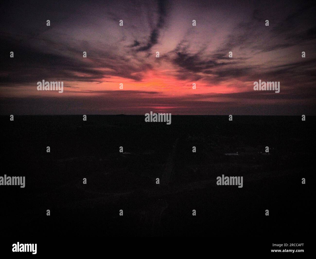 Twilight contrast hi-res stock photography and images - Alamy