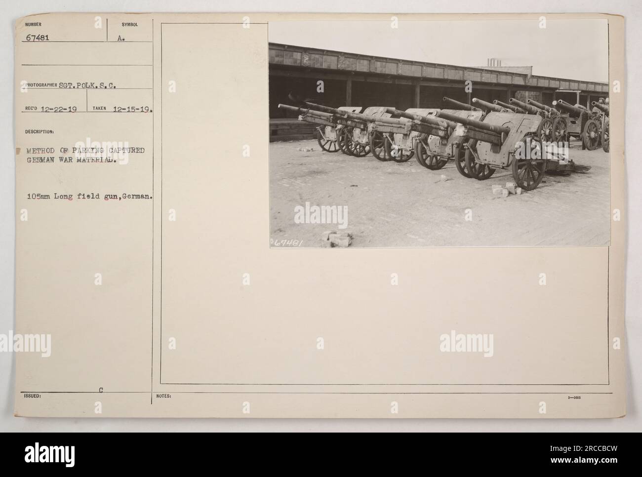 Issued 105mm long field gun hi-res stock photography and images - Alamy