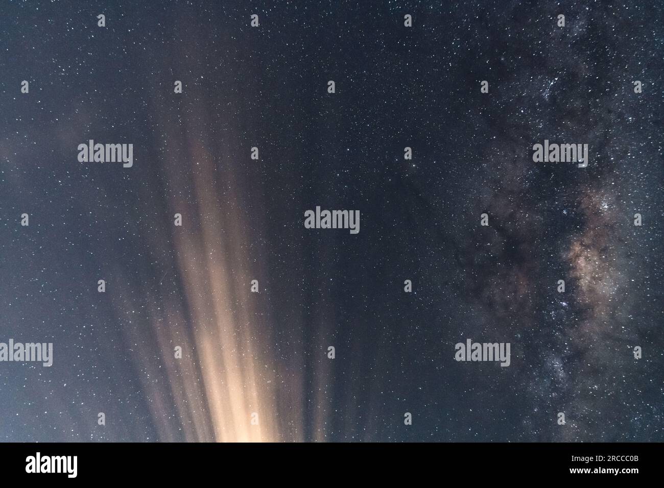 Light beams from sky hi-res stock photography and images - Alamy