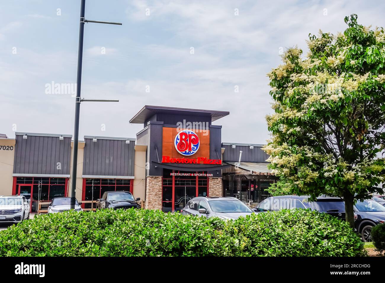 Boston Pizza, known as Boston's The Gourmet Pizza Restaurant and Sports ...