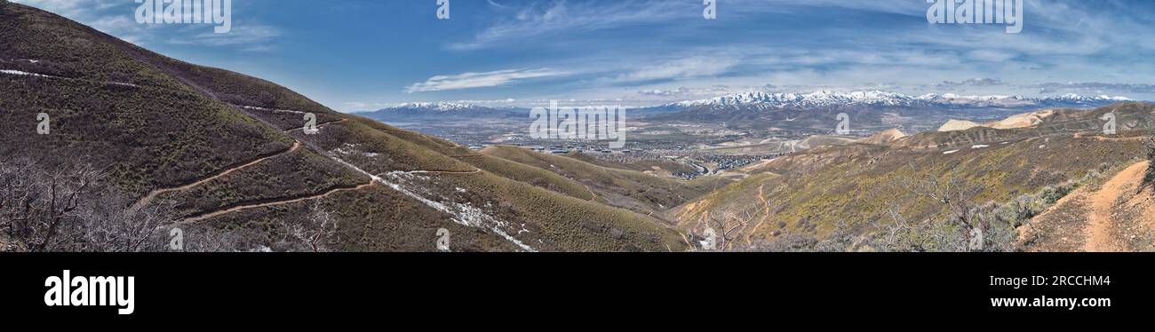 Lone tree loop hi-res stock photography and images - Alamy