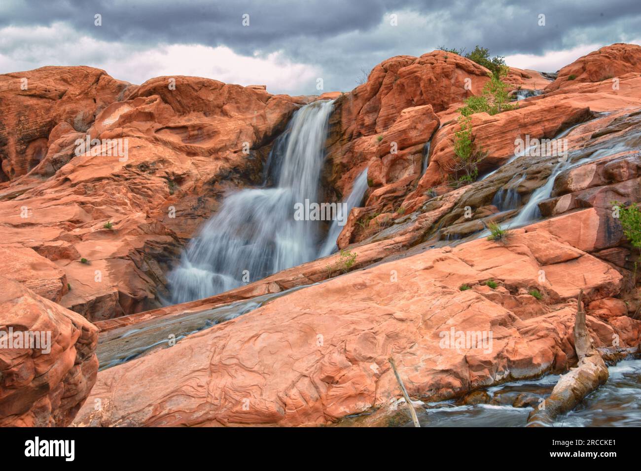 Gunlock Falls State Park Reservoir waterfall views, Utah by St George ...