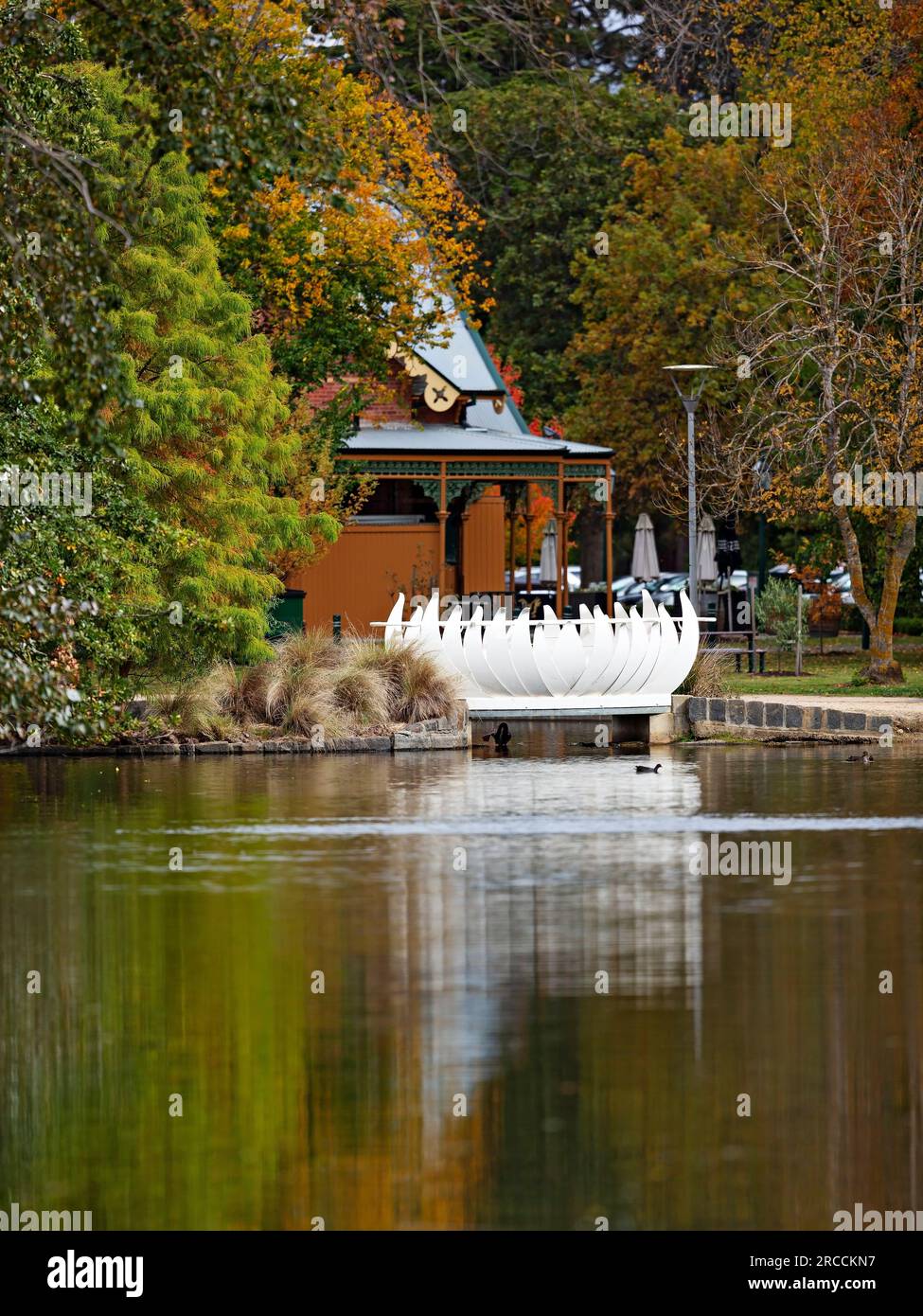 Ballarat Australia / Water Lily Bridge at Lake Wendouree, Ballarat ...