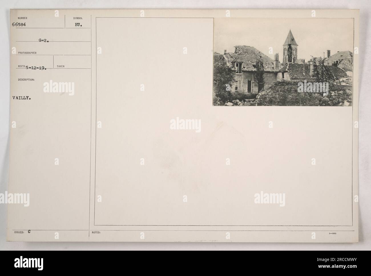 American soldiers executing reconnaissance activities in Vailly during ...