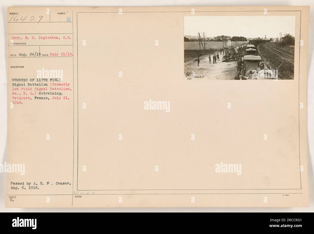 Members of the 117th Field Signal Battalion (formerly 1st Field Signal ...