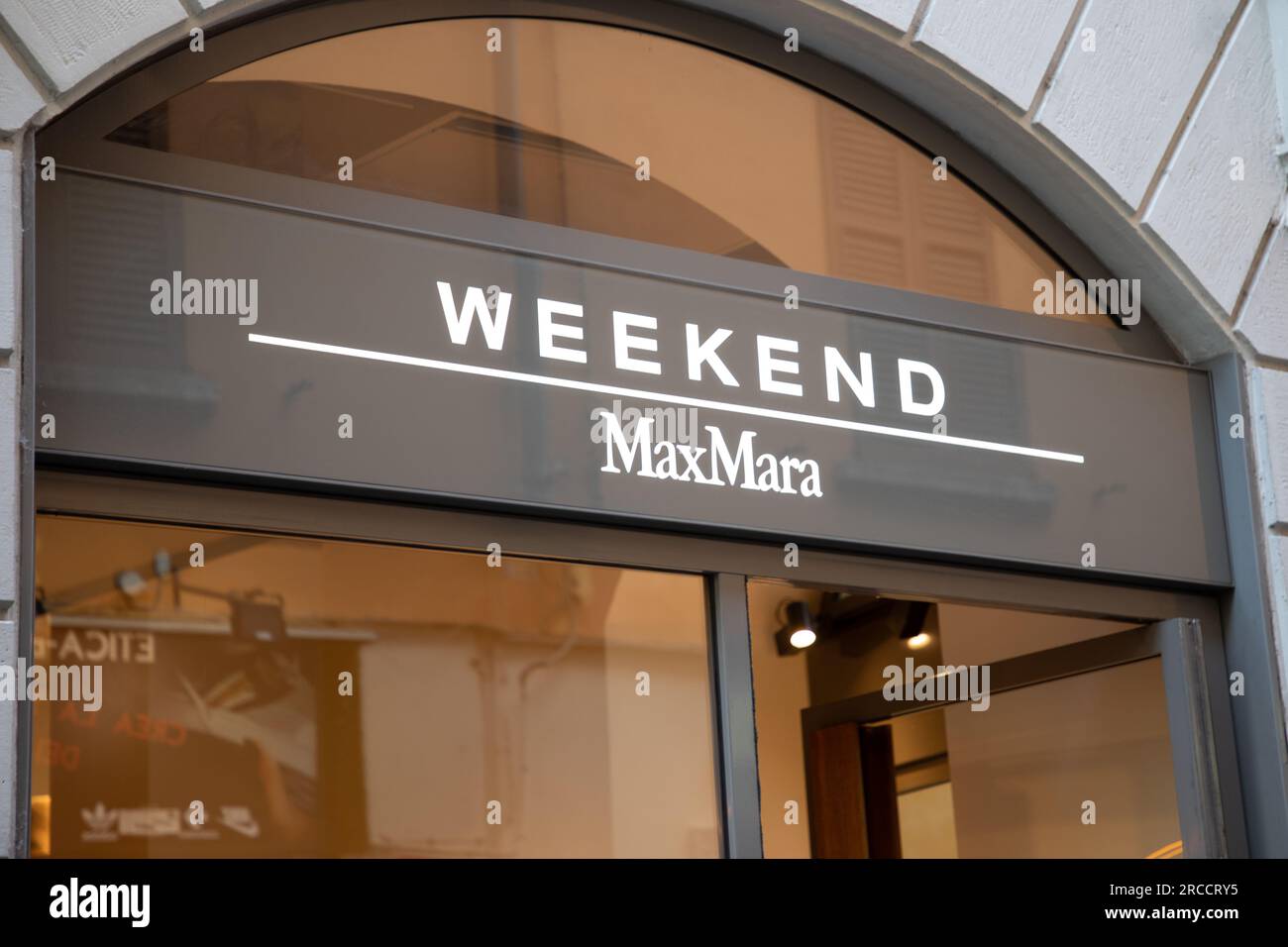 Signage max mara logo hi-res stock photography and images - Alamy