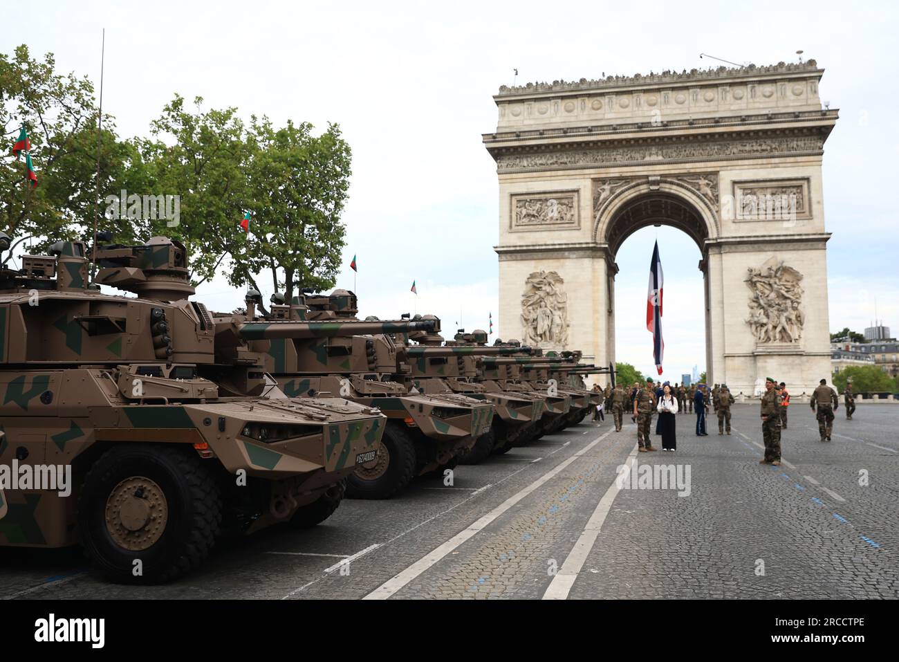 Jaguar tanks line up on the Champs-Elysees avenue near the Arc de ...
