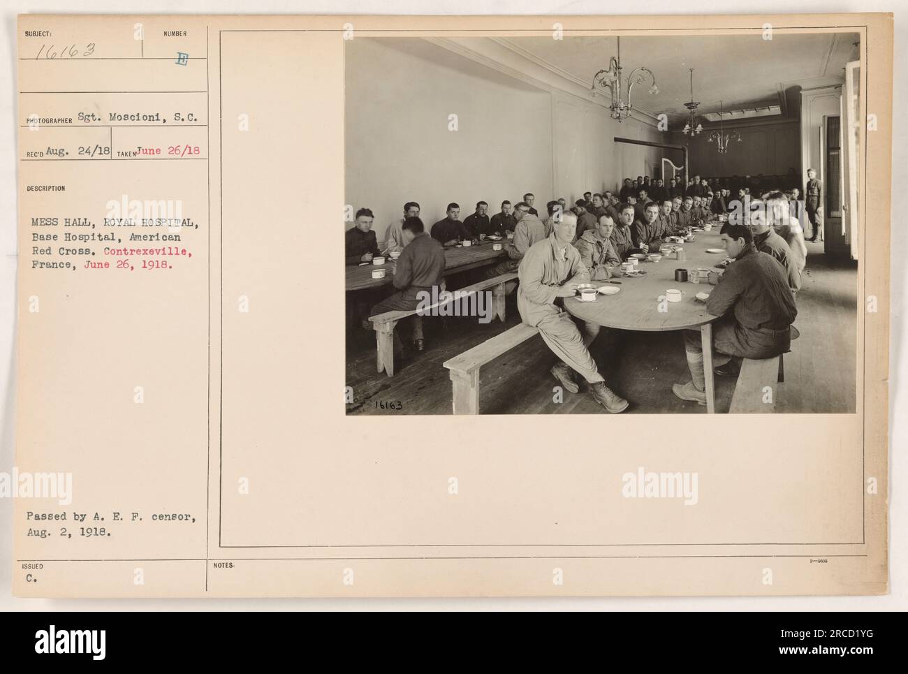 American soldiers in mess hall hi-res stock photography and images - Alamy