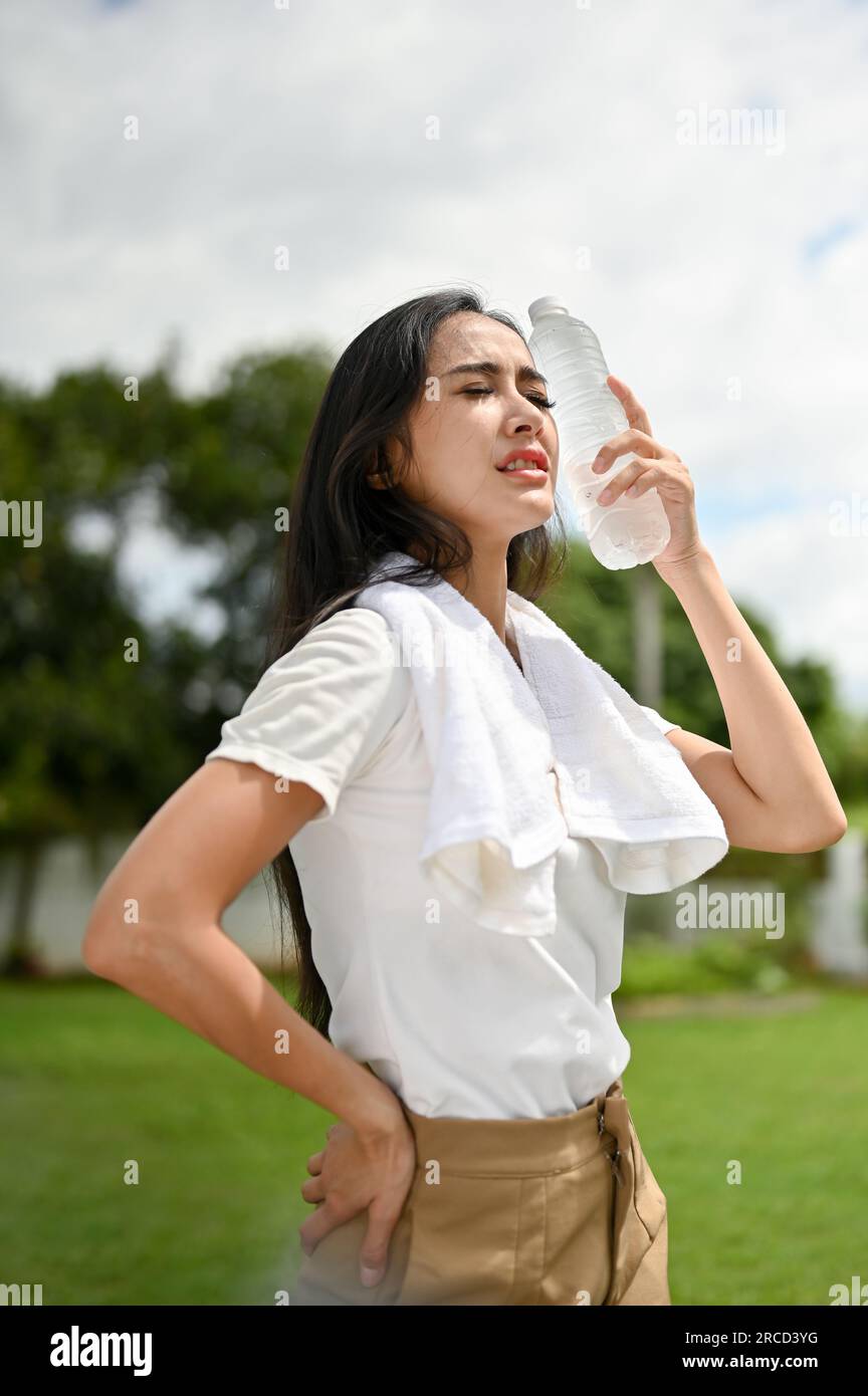 Portrait thirsty sweaty young hi-res stock photography and images - Alamy