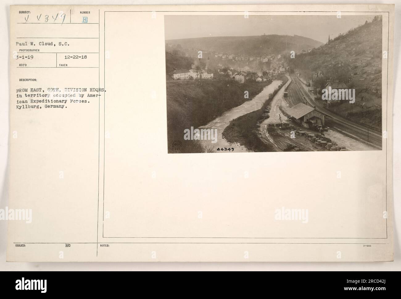 Soldiers from the 89th Division Headquarters, part of the American ...