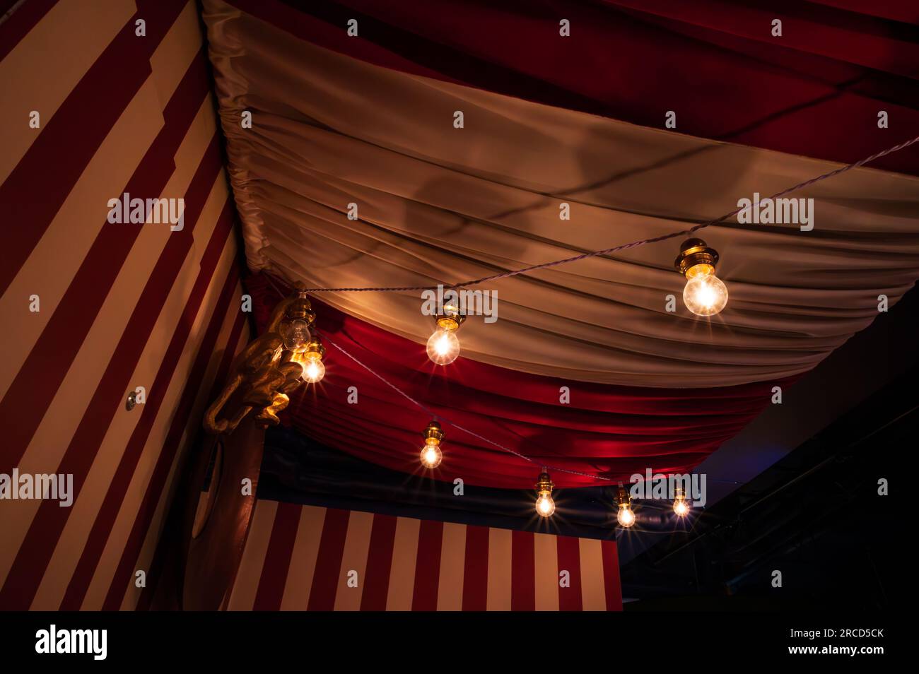 Circus tent night lights hi-res stock photography and images - Alamy