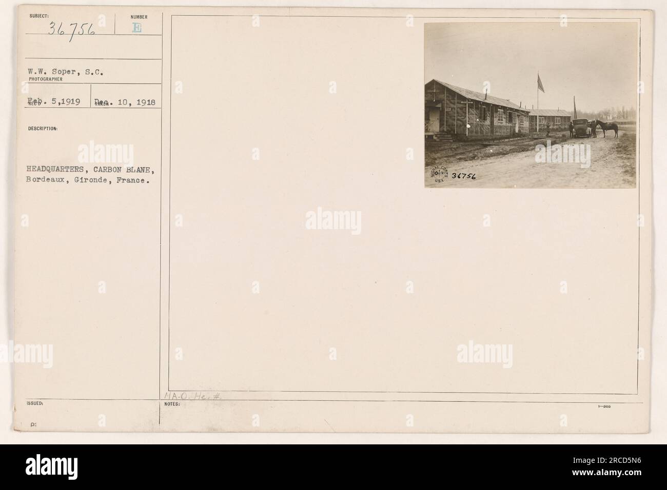 A group of American soldiers gathered at Headquarters in Bordeaux ...