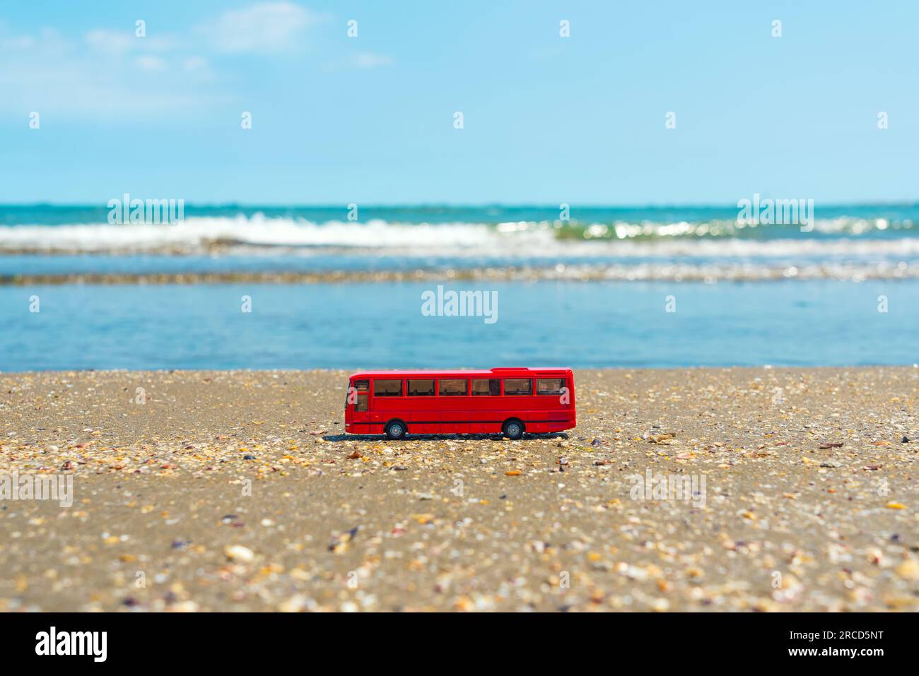 Tourist bus on the sea shore. Summer vacation Stock Photo - Alamy