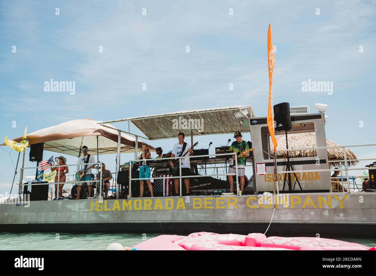 Musicians perform live on a boat at the sand bar in Islamorada Stock ...