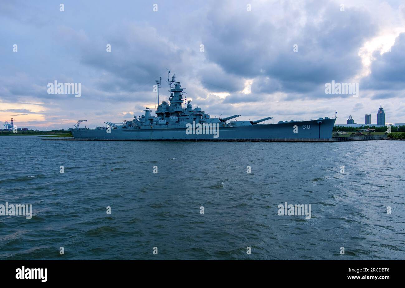The USS Alabama battleship in Mobile Bay Stock Photo - Alamy