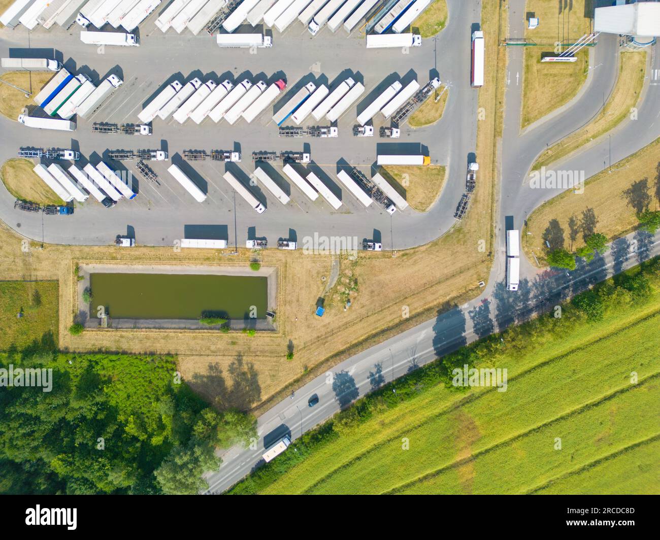 Global logistics warehouse storage hi-res stock photography and images ...