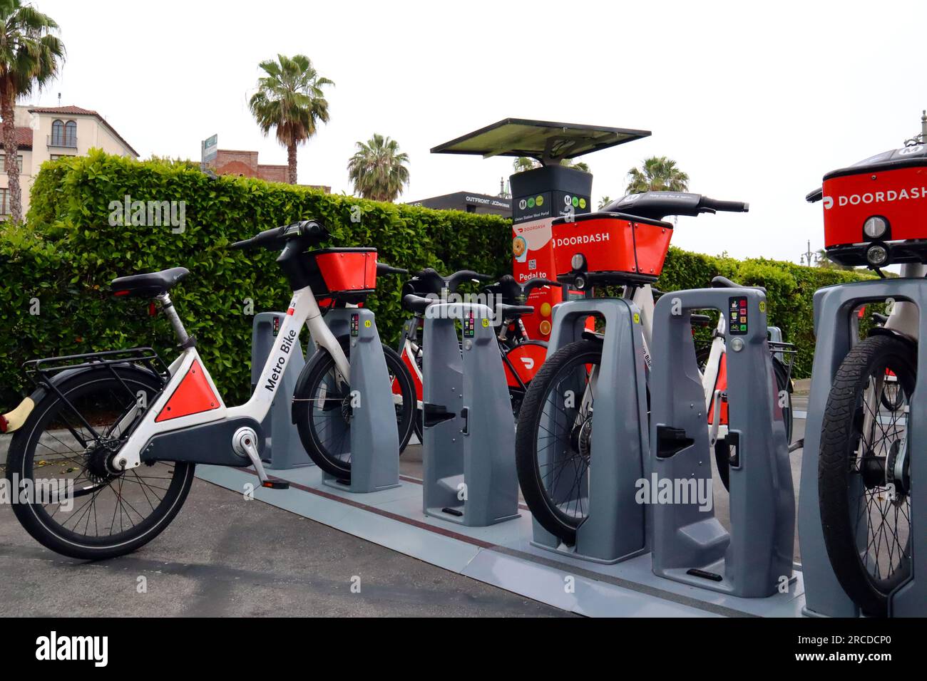 Los Angeles, California: Los Angeles Metro Bike Share Stock Photo - Alamy