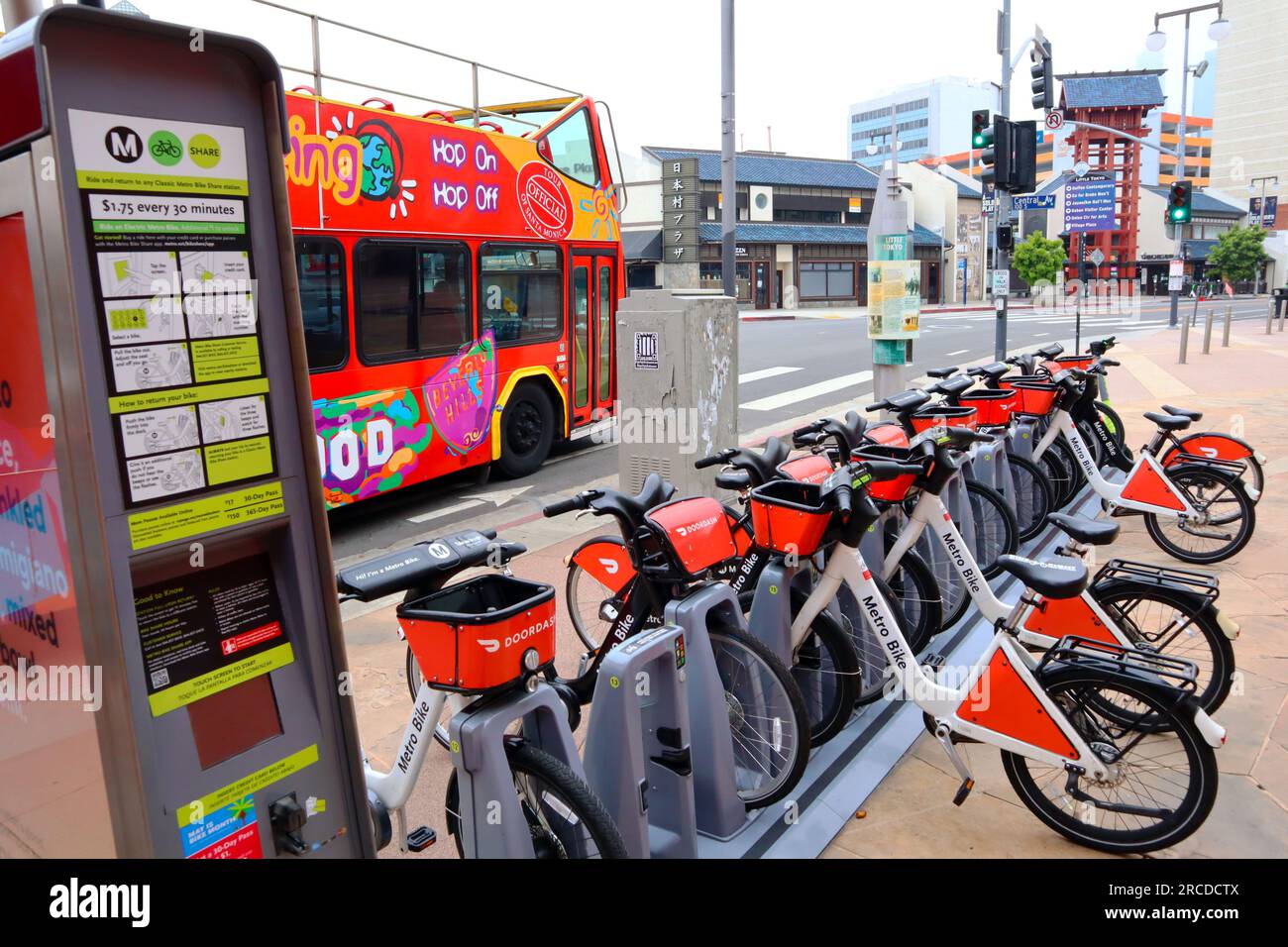 Los Angeles, California: Los Angeles Metro Bike Share Stock Photo - Alamy