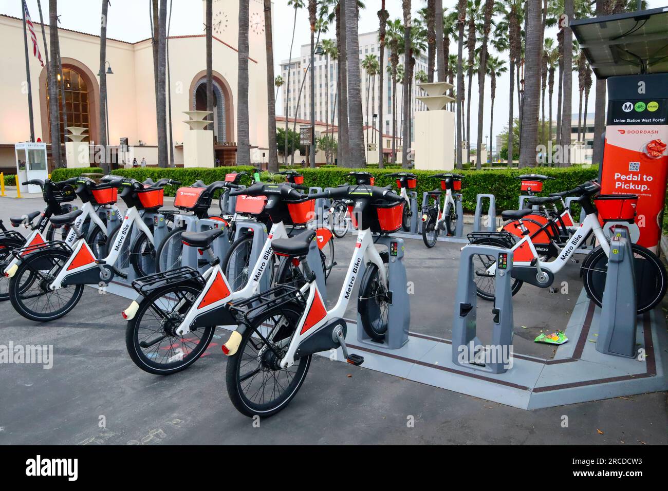 Los Angeles, California: Los Angeles Metro Bike Share Stock Photo - Alamy