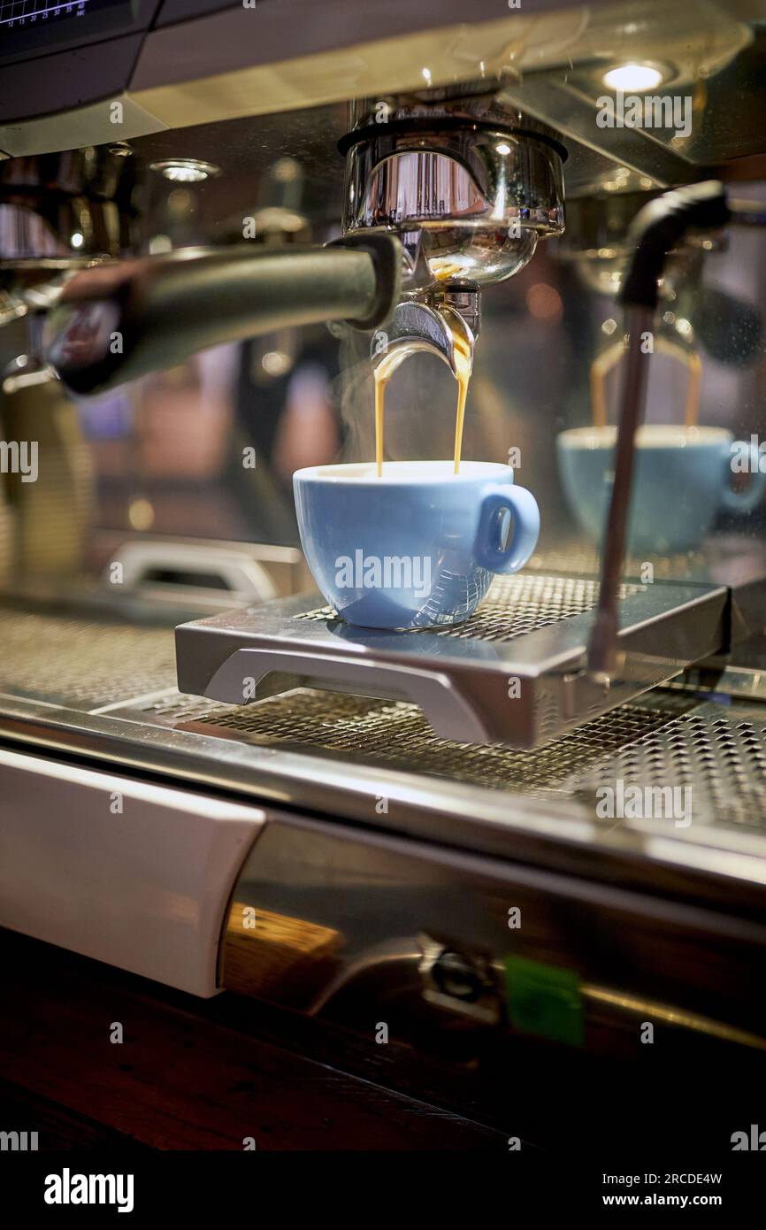 Modern green coffee machine hi-res stock photography and images - Alamy