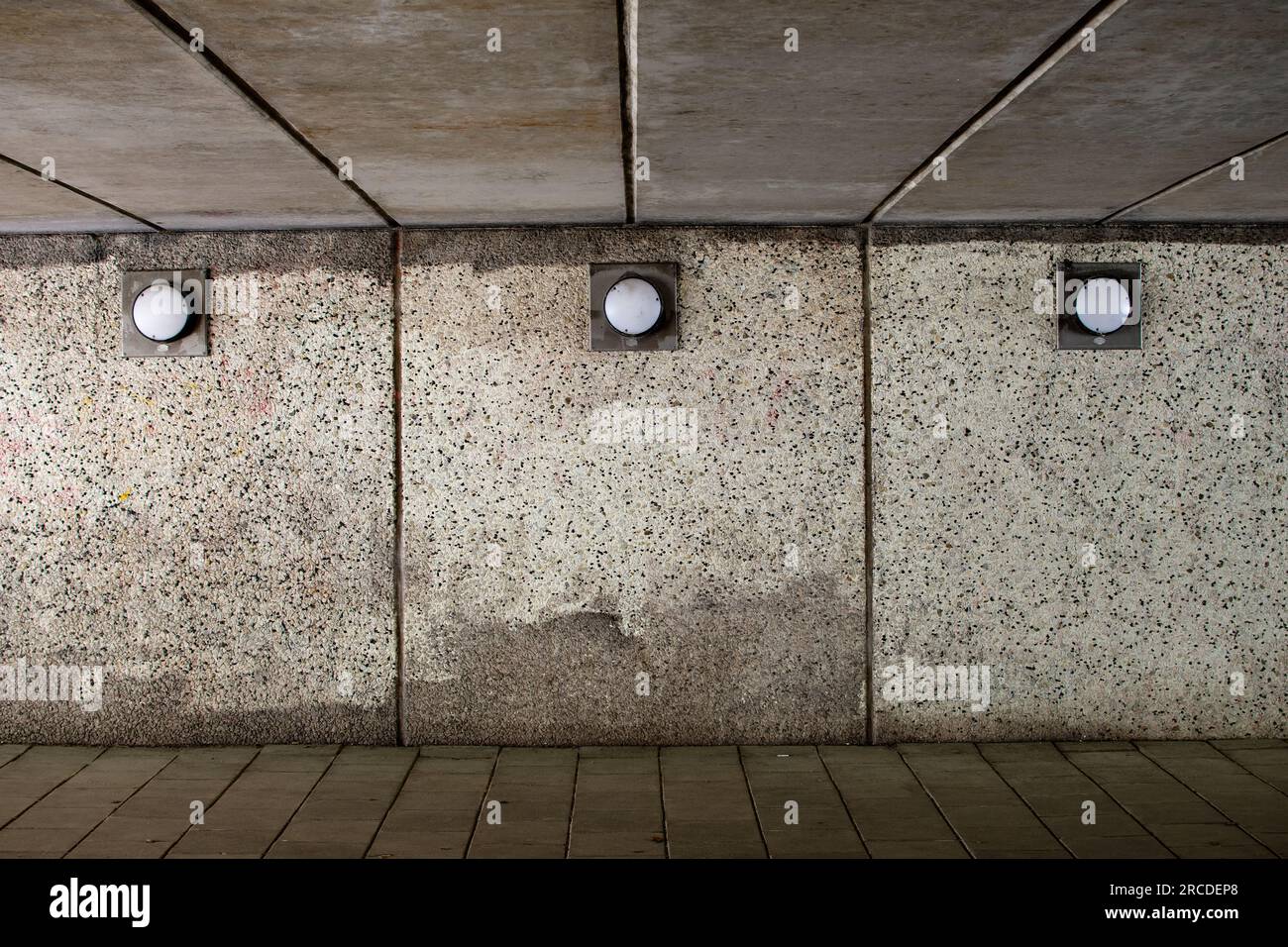 Concrete panel ceiling hi-res stock photography and images - Alamy
