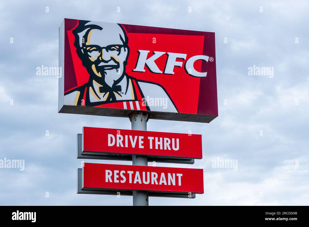 Kfc restaurant sign featuring hi-res stock photography and images - Alamy