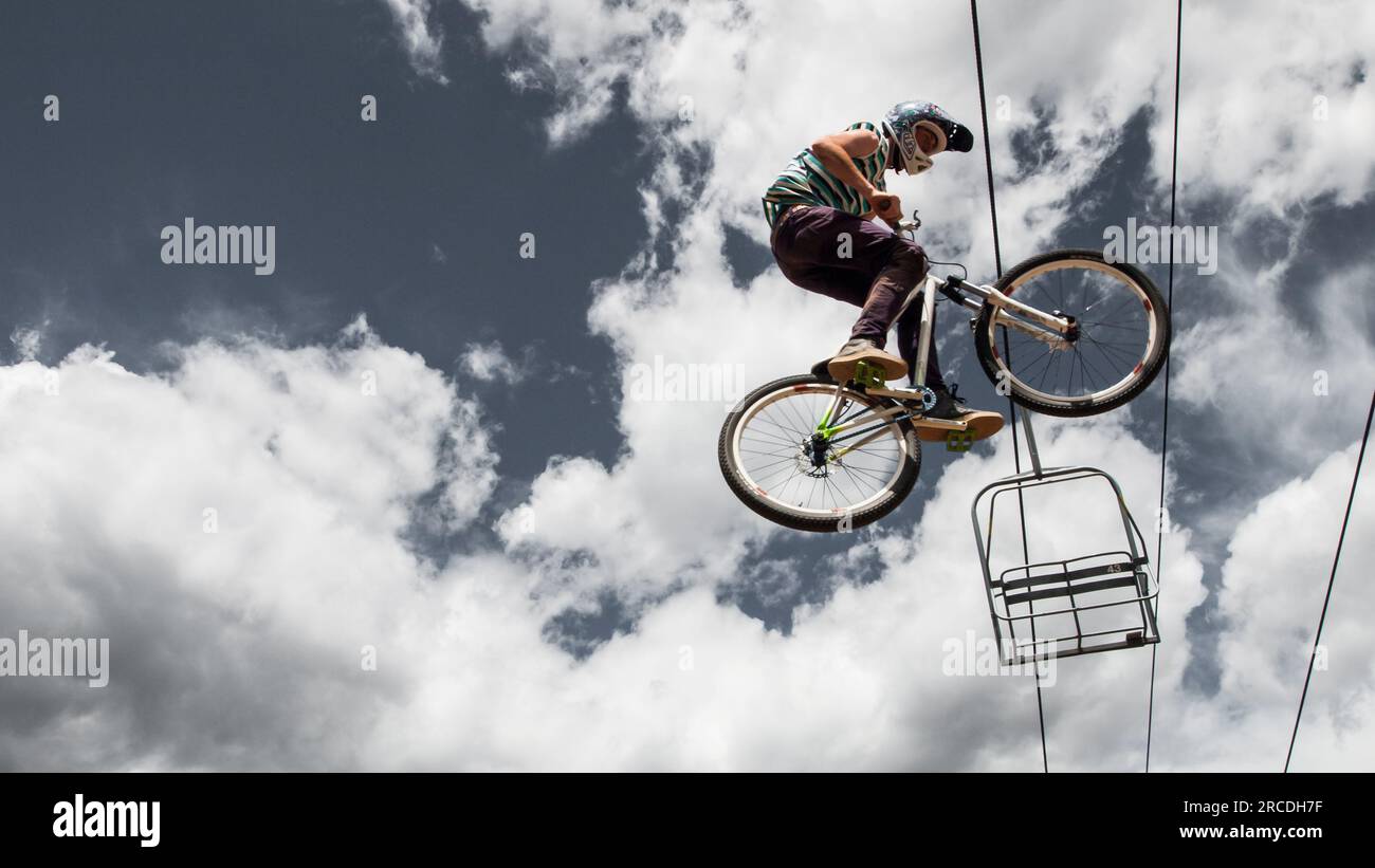 Slopestyle mountain biking hi-res stock photography and images - Alamy