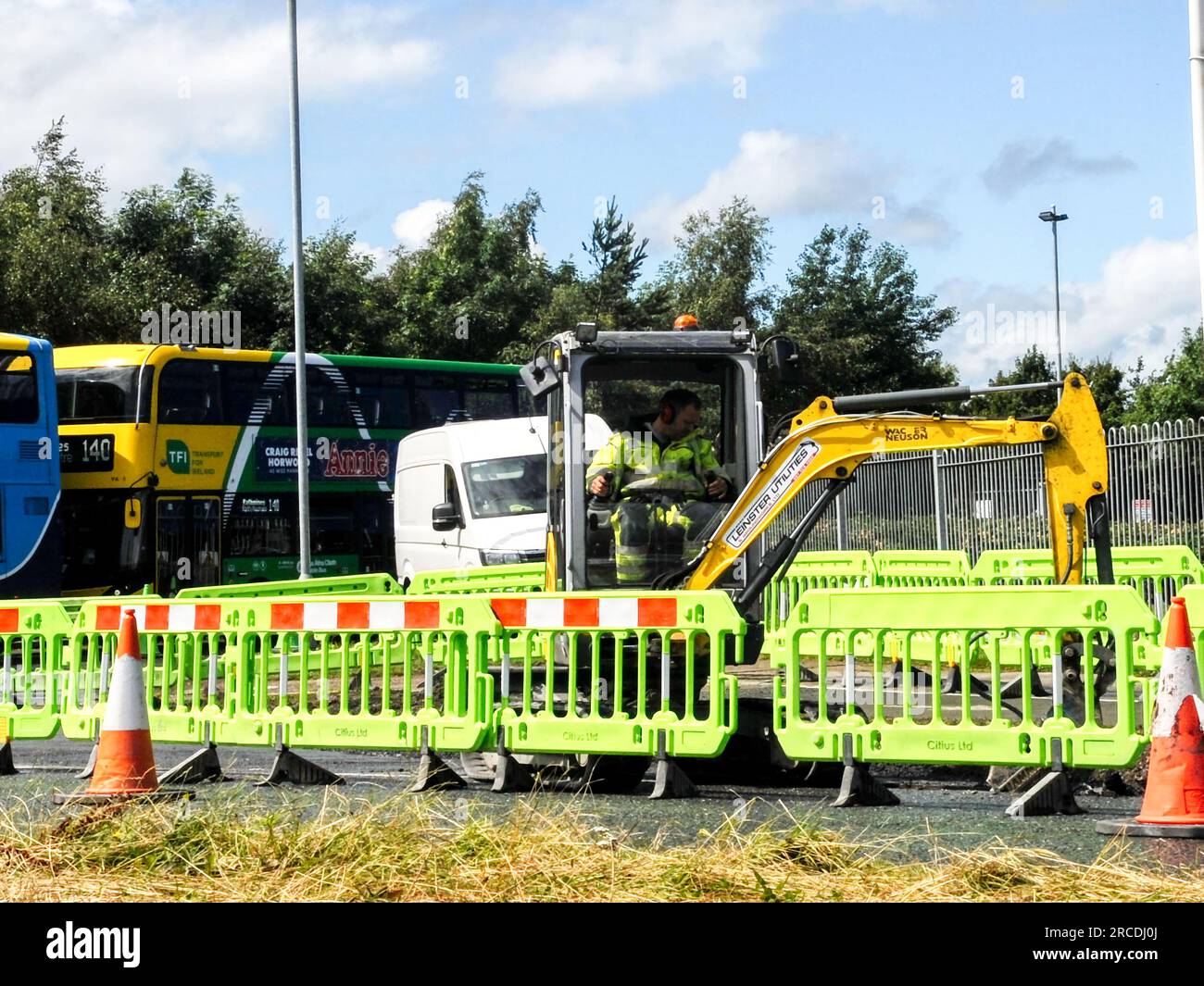 Jcb digger driver hi-res stock photography and images - Alamy