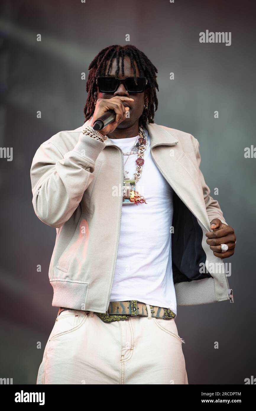 Rapper rema hi-res stock photography and images - Alamy