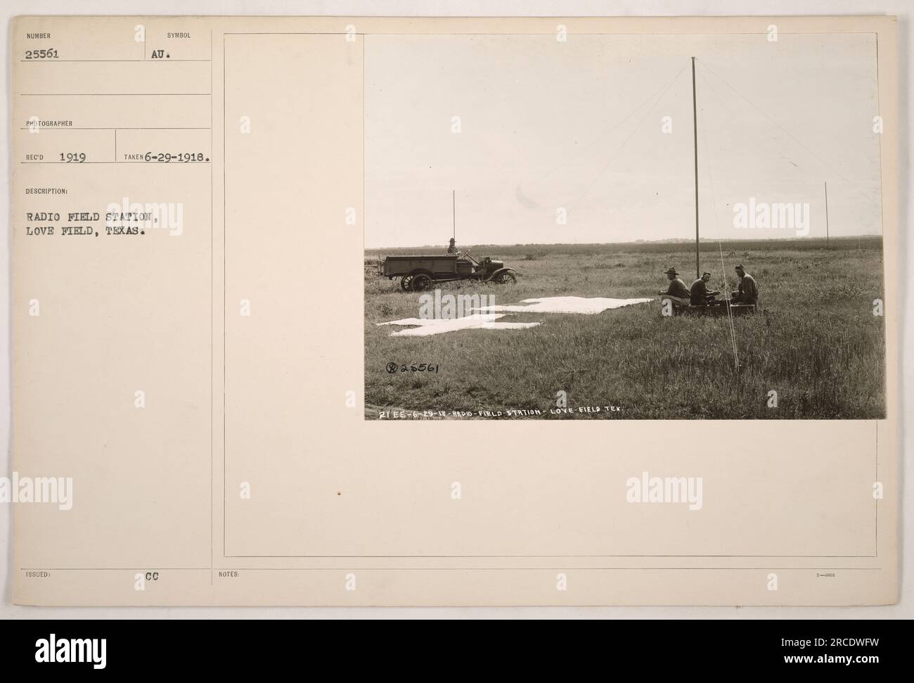 Love field radio station hi-res stock photography and images - Alamy