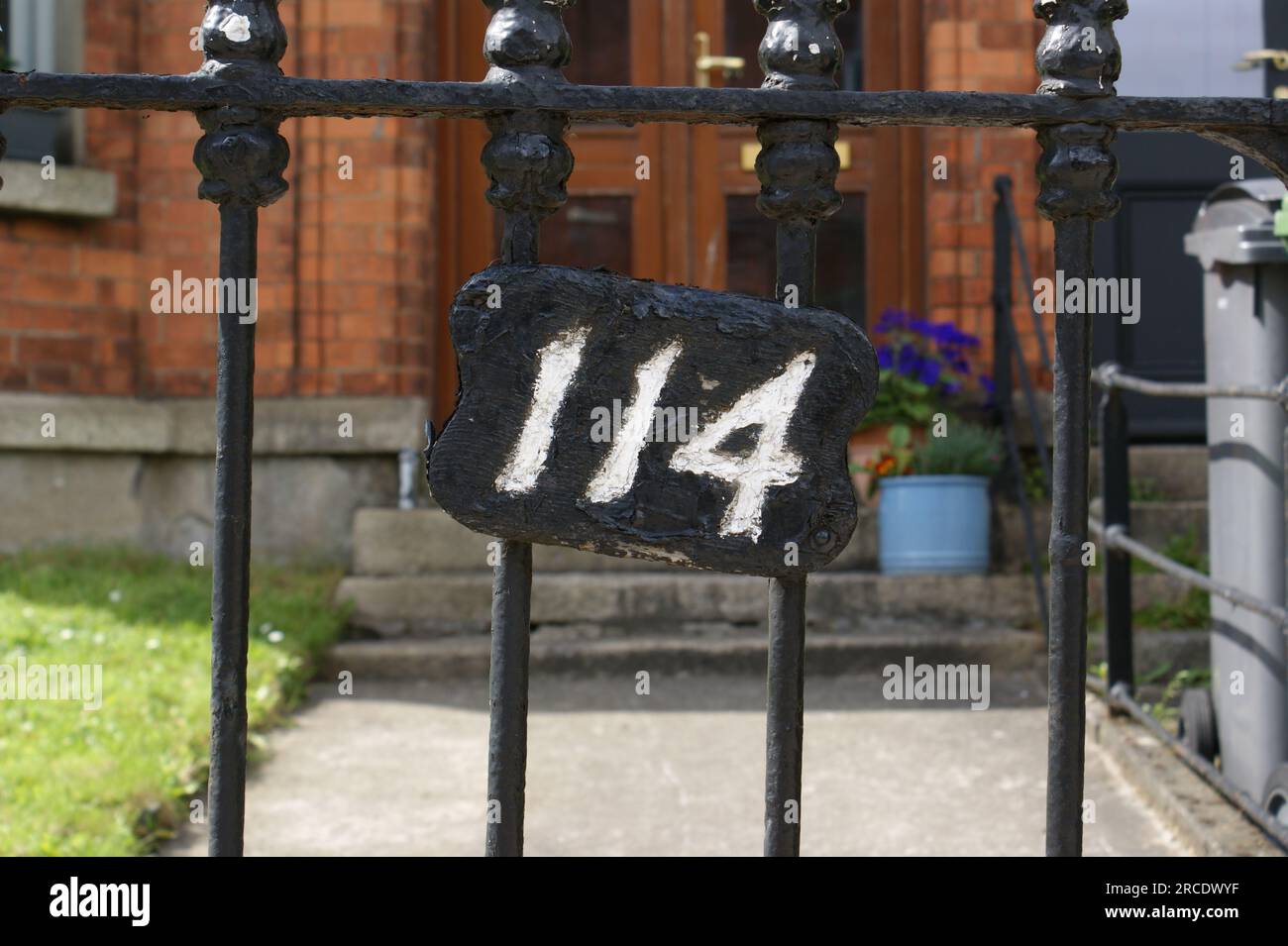 House number plate hi-res stock photography and images - Alamy