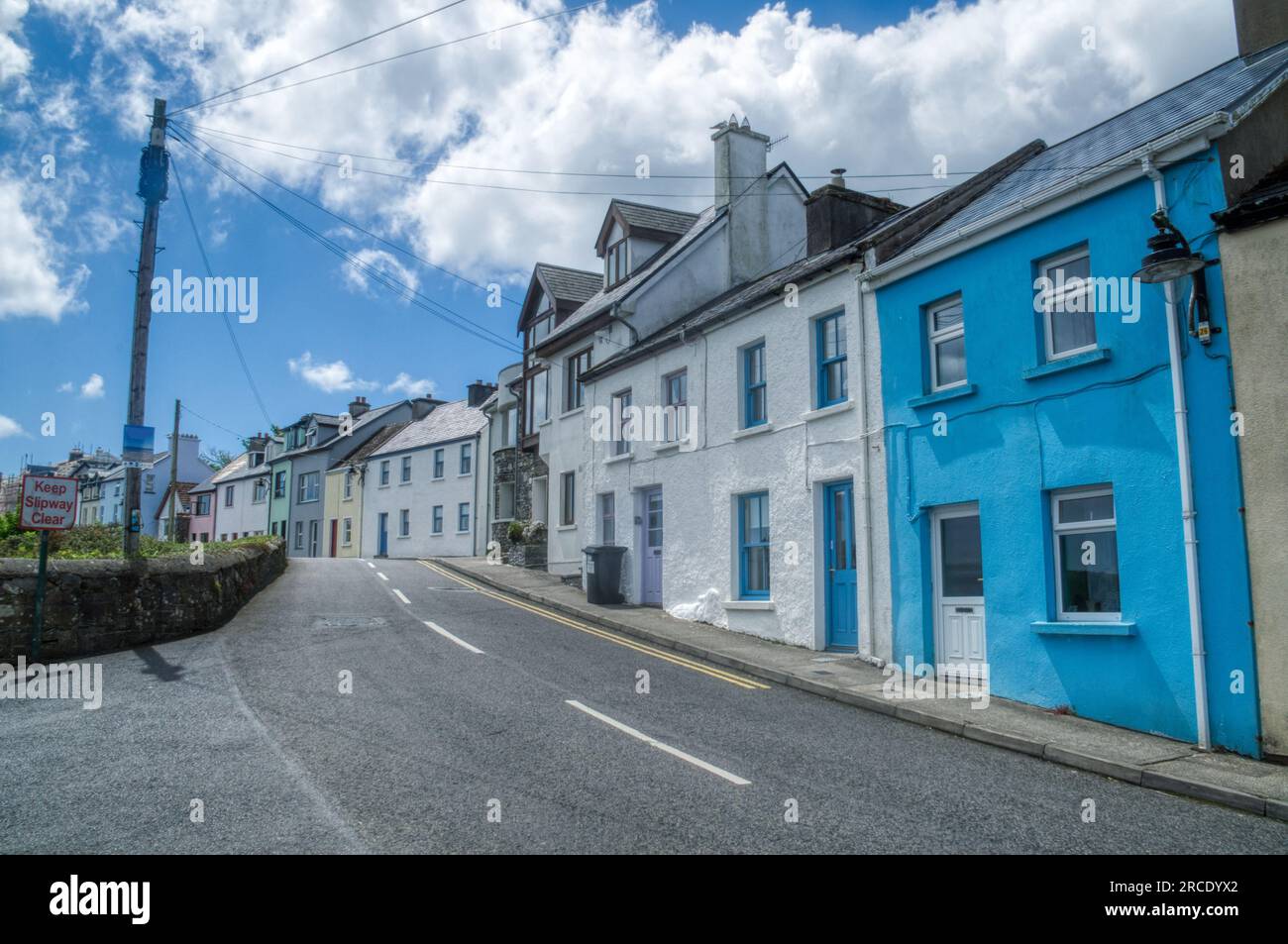 Roundstone village hi-res stock photography and images - Alamy