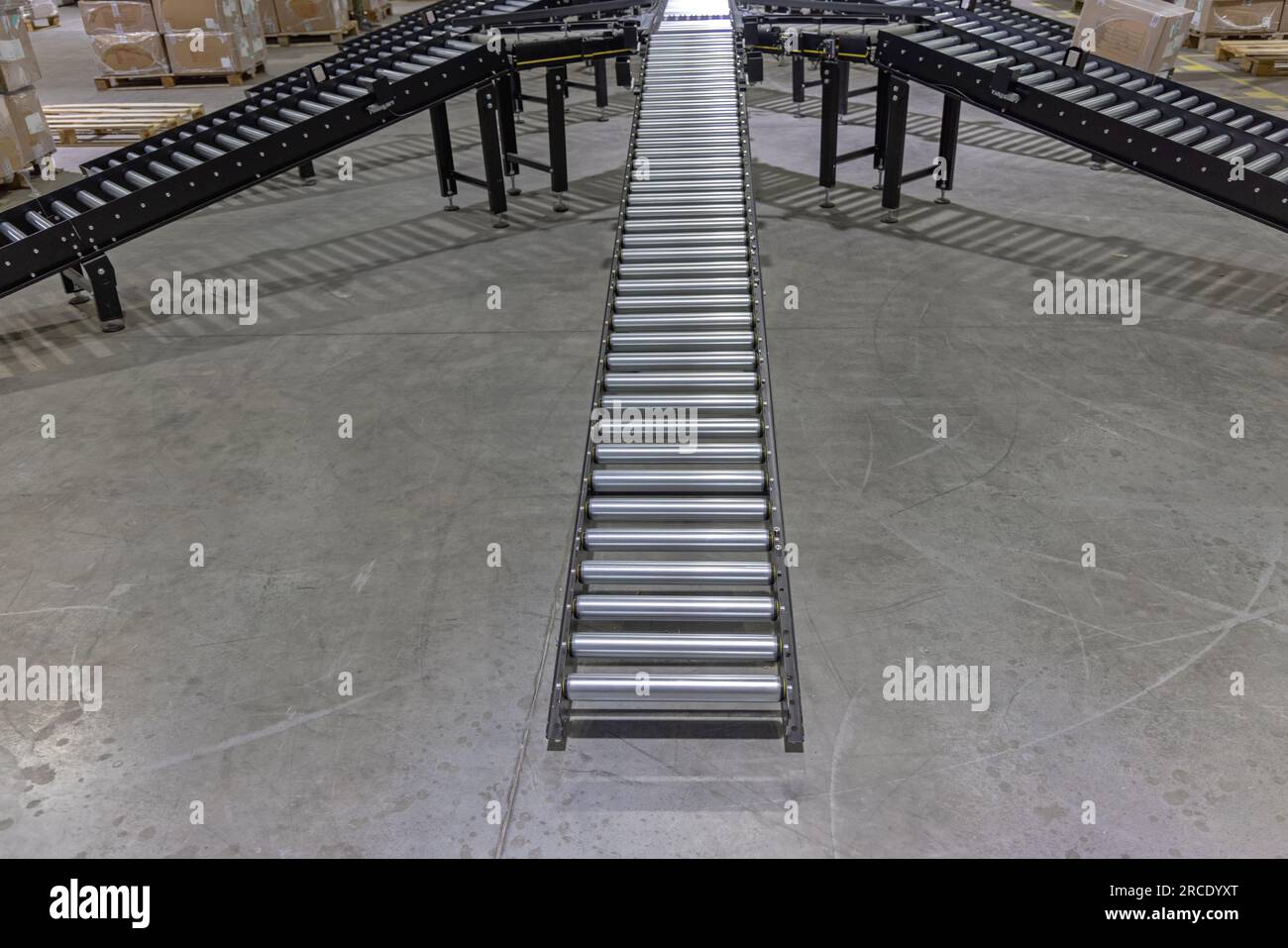 Steel Metal Conveyor Rollers Gravity Slope Distribution Warehouse Stock ...