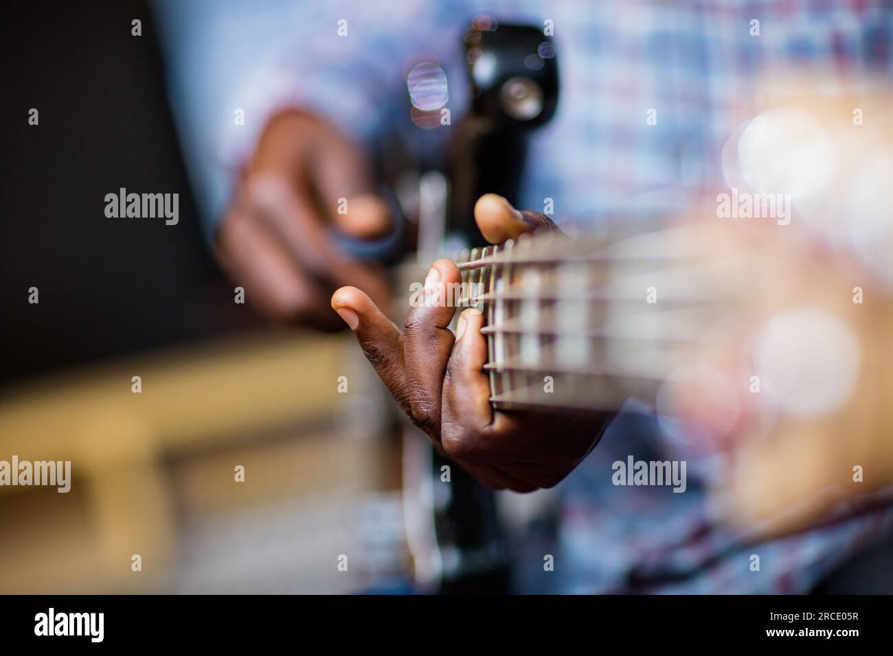 Fine electric instruments hi-res stock photography and images - Alamy